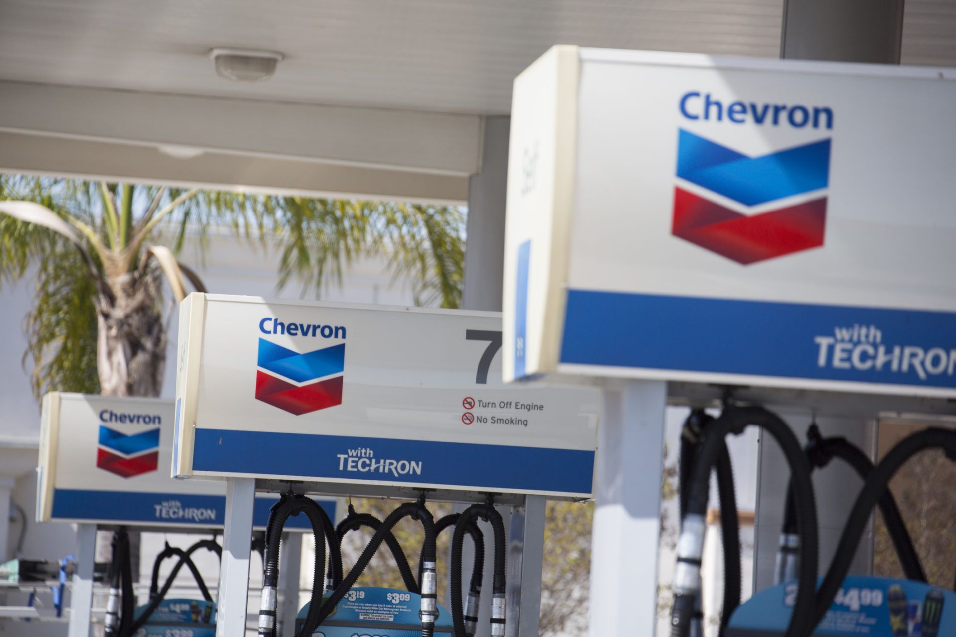 Why Chevron isn’t racing back into Venezuela