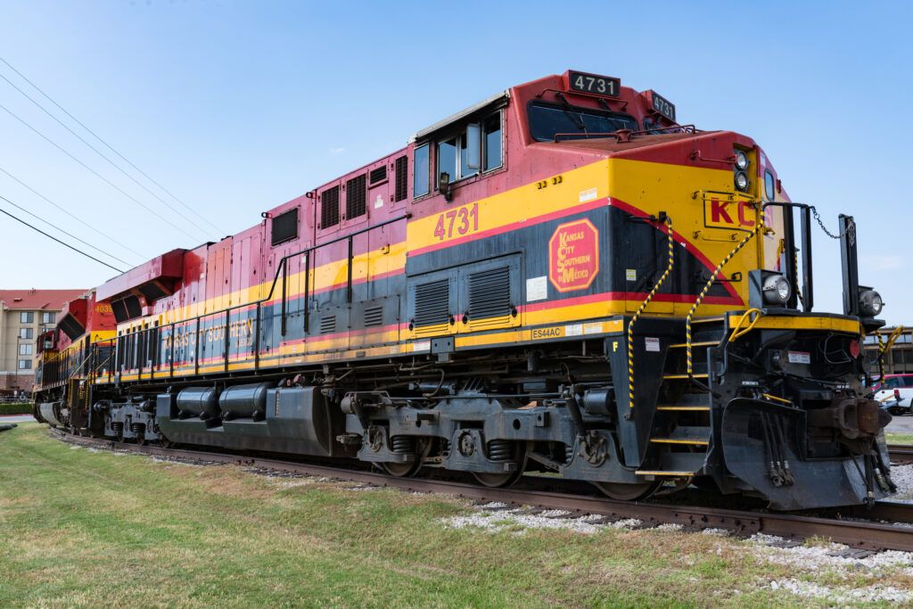 KCS, Savage services building Lake Charles-area railport