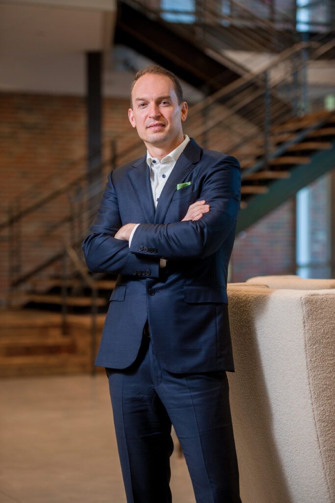 The winding path of CEO Paul Danos – 10/12 Industry Report